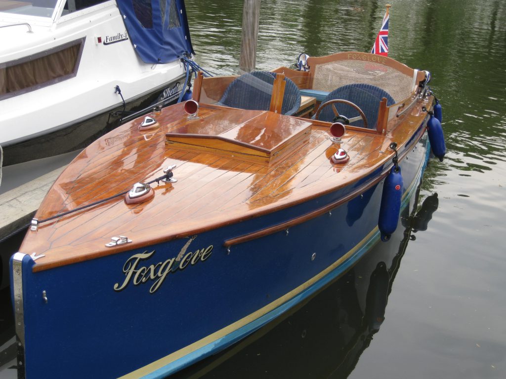 Hobbs slipper stern launch "Foxglove" - Revivaler
