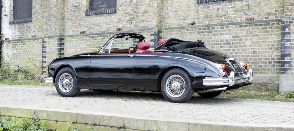 Daimler V8 250 by Vicarage - Revivaler