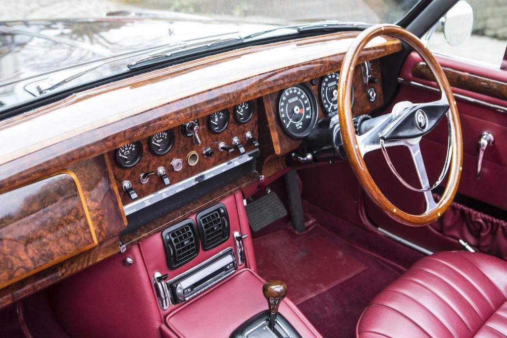 Daimler V8 250 by Vicarage - Revivaler