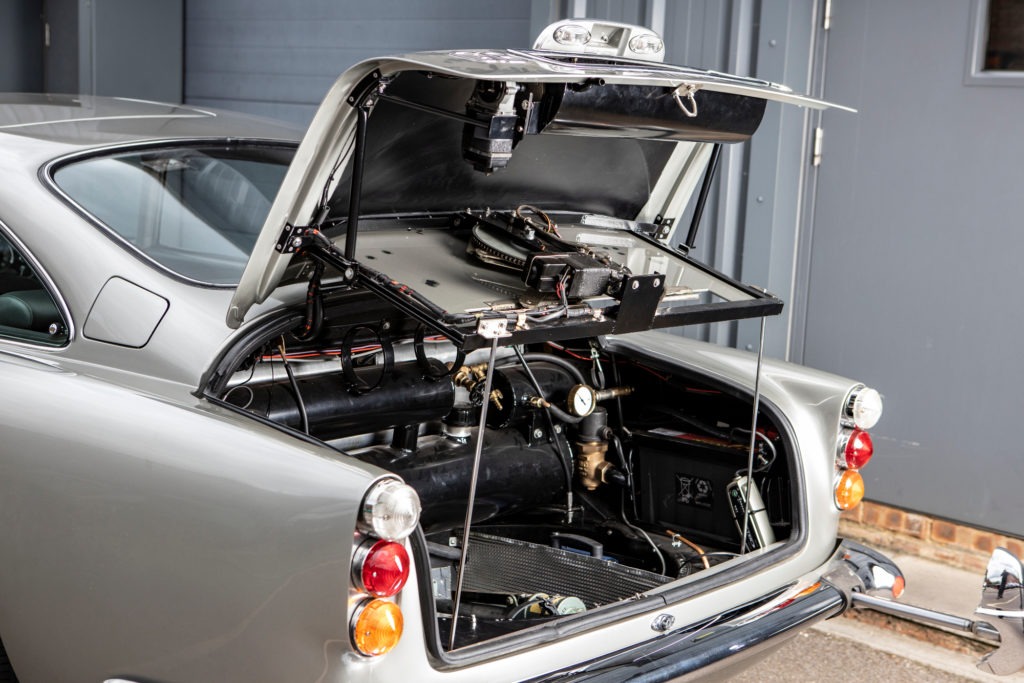 Aston Martin DB5 James Bond 007 Movie Car - Revivaler