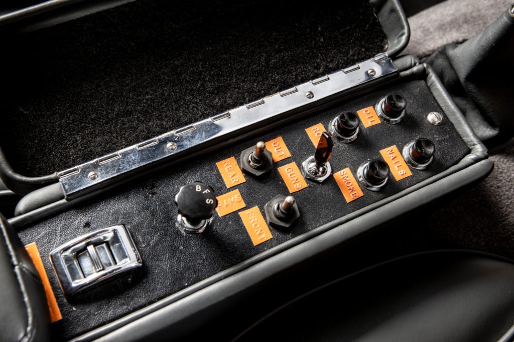 Aston Martin DB5 James Bond 007 Movie Car - Revivaler