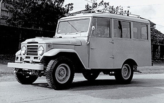 Toyota Land Cruiser FJ45V - Revivaler
