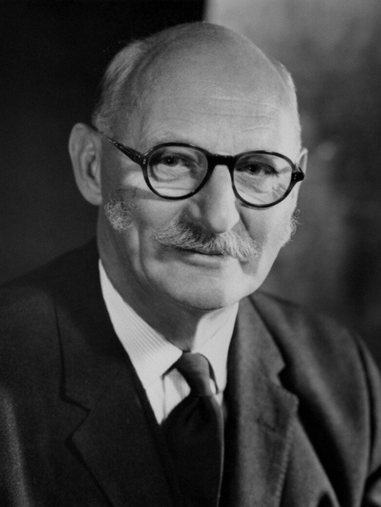 Christopher Cockerell and the Hovercraft - Revivaler