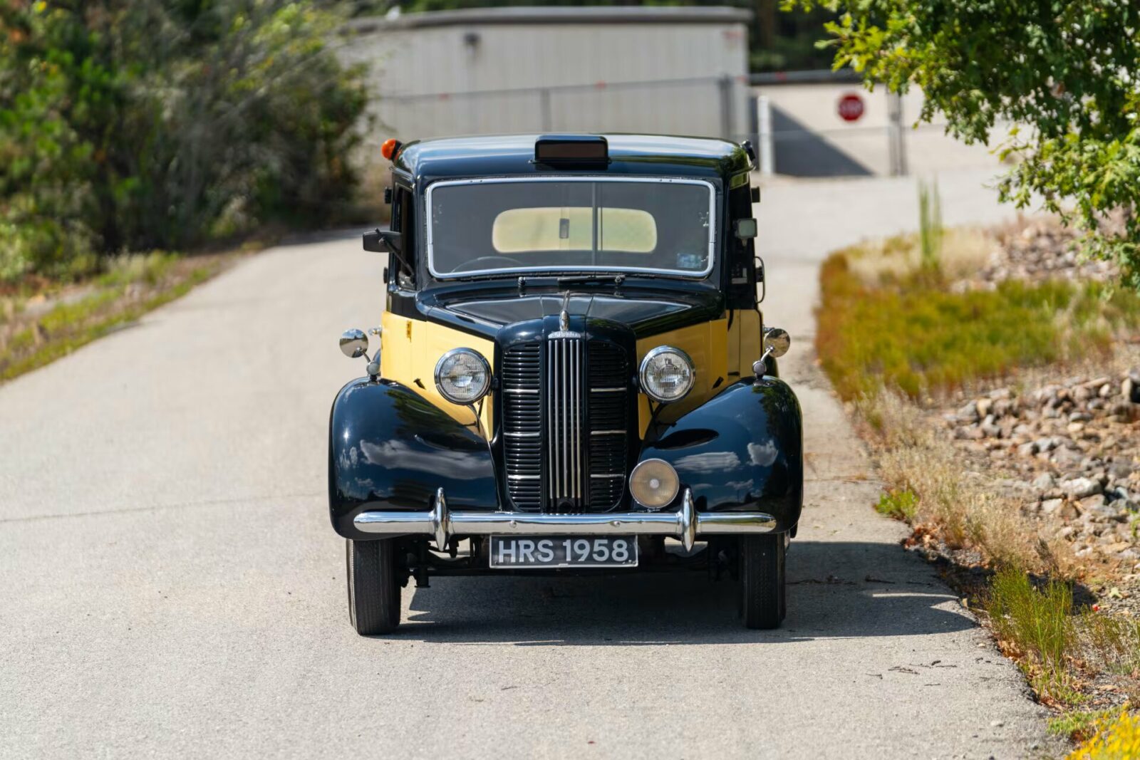 Austin FX3 "Abbey Road" Ex-London Taxi - Revivaler