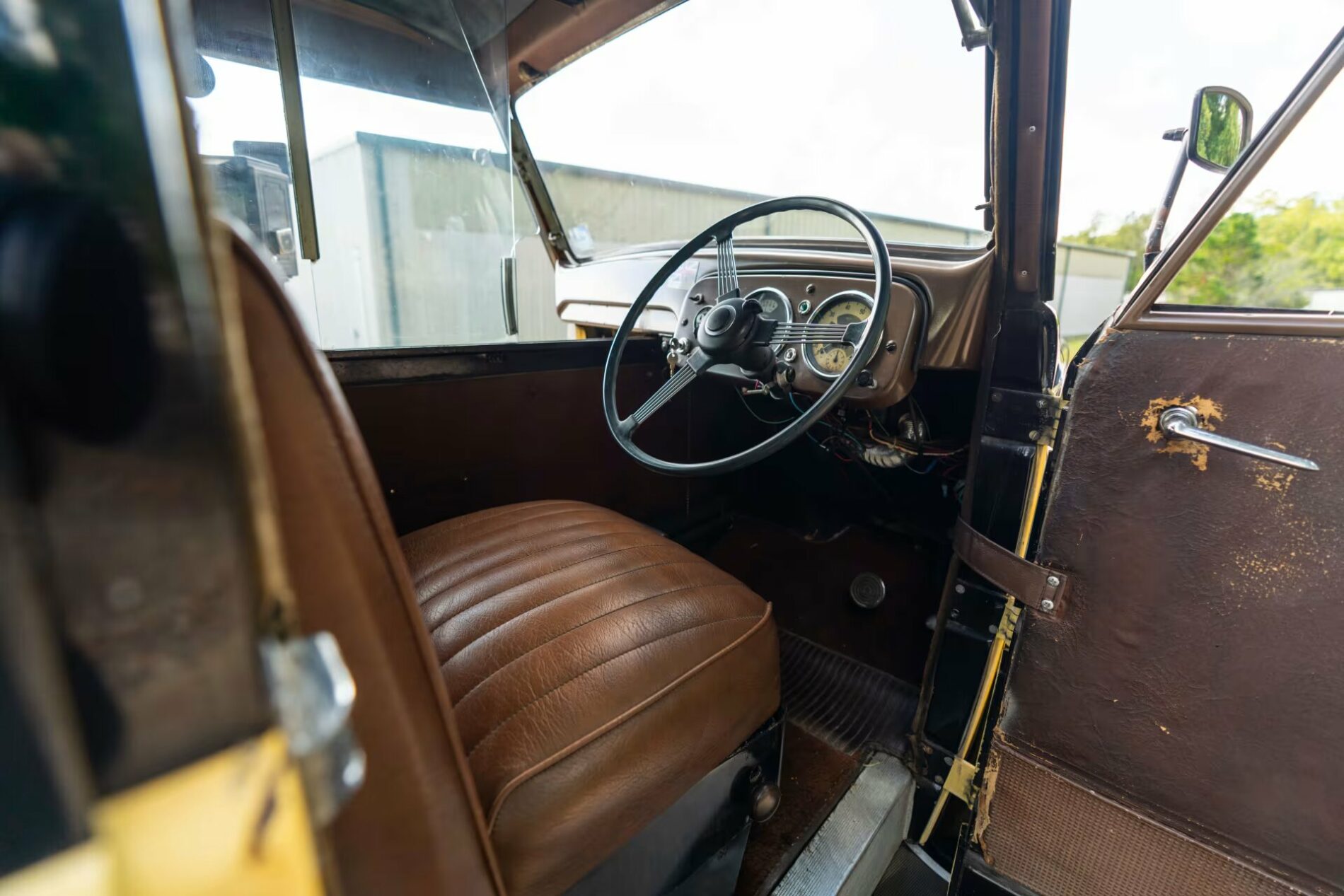 Austin FX3 "Abbey Road" Ex-London Taxi - Revivaler