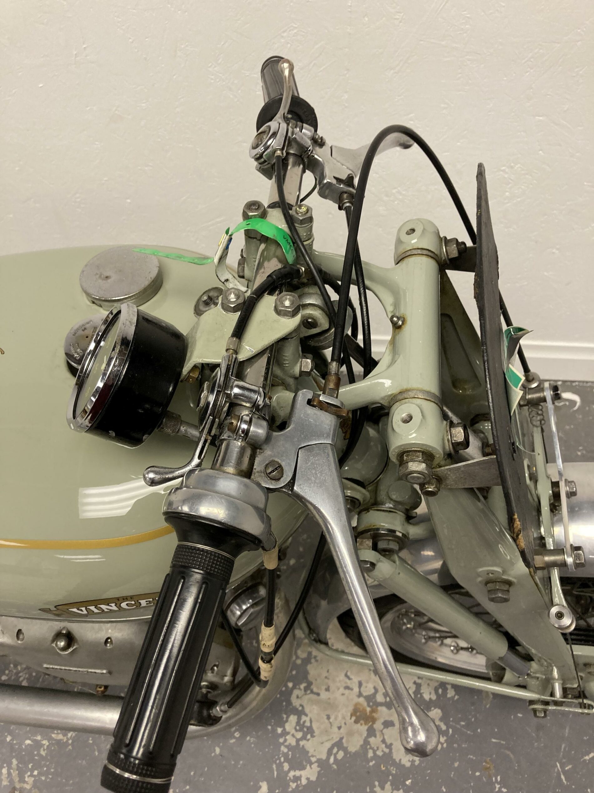 Vincent Grey Flash - Revivaler