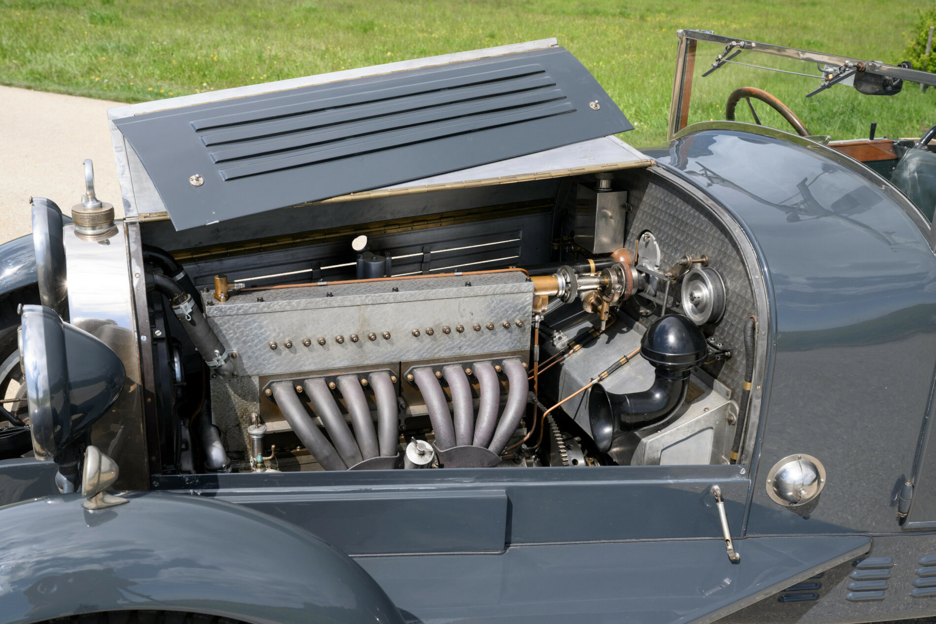 1928 Bugatti Type 43 - Revivaler