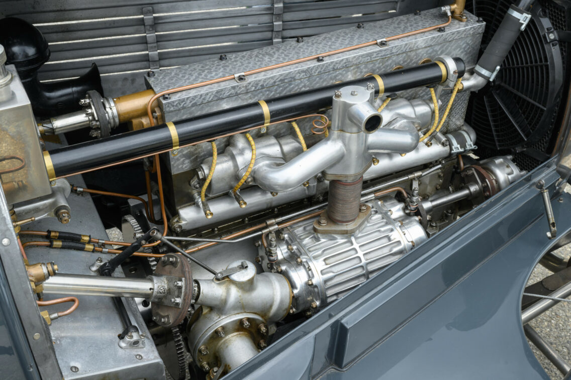 1928 Bugatti Type 43 - Revivaler