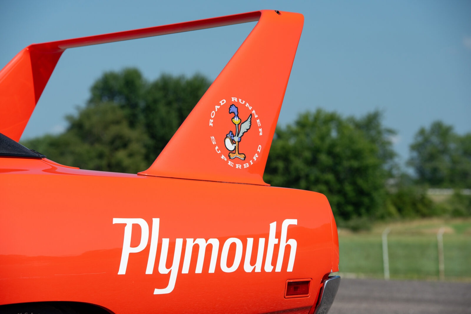 Plymouth Road Runner Superbird - Revivaler