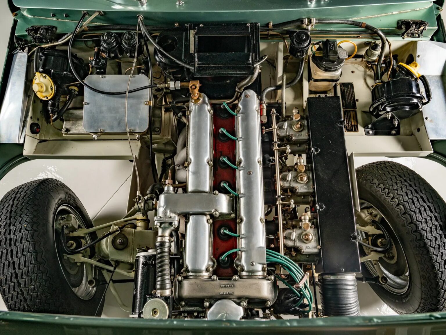 Aston Martin DB4 Prototype 'DP114/2' - Revivaler